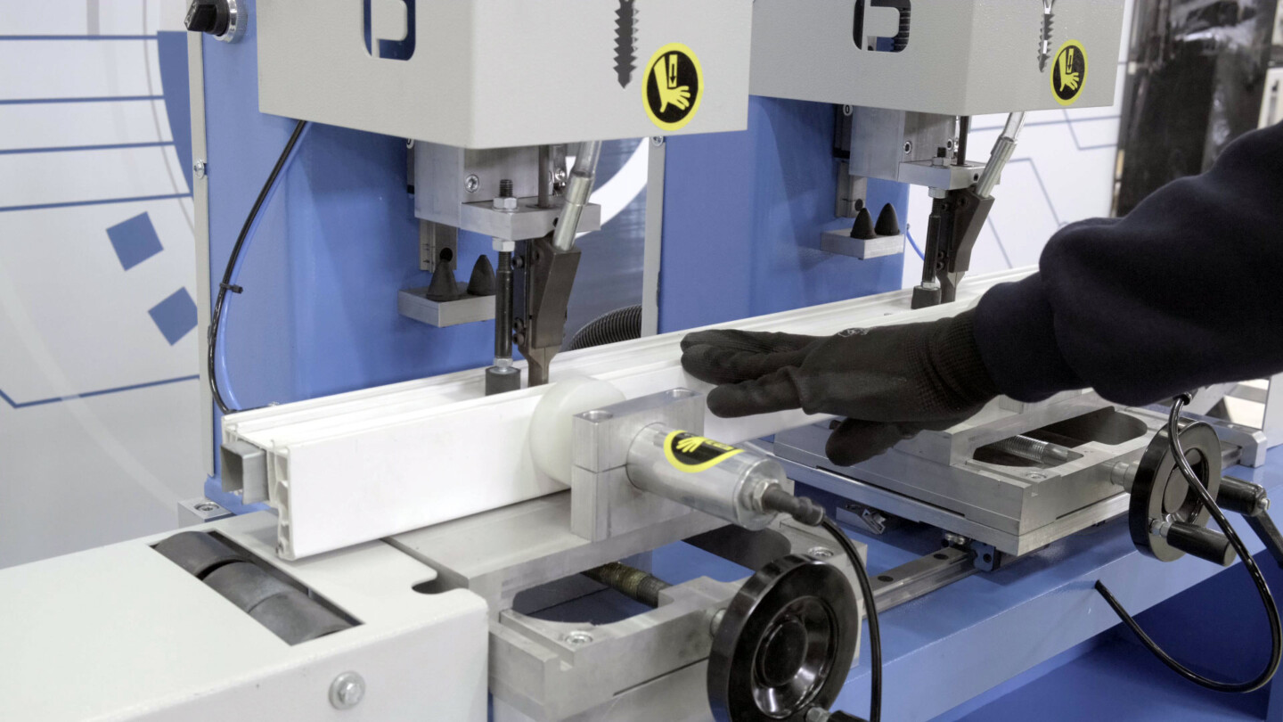 Vertical Reinforcement/Steel Screwing Machine - uPvc Window Door Machinery